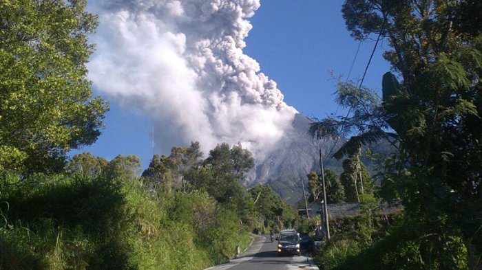 Gunung Merapi Meletus, Pakar Geologi Ungkap Fakta Ruang Raksasa yang ...