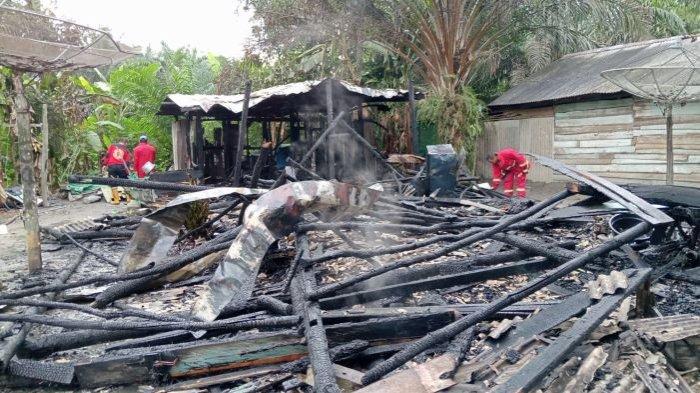 Rumah Kayu di Pangkalan Lada Kobar Hangus Saat Ditinggal Pemilik, Diduga Akibat Korsleting ...
