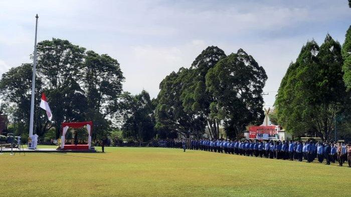 Peringati Hari Pahlawan 2022 di Kobar, Pemkab Gelar Upacara Bendera ...