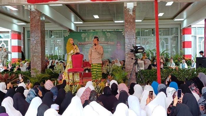 Tausyiah Rutin Bersama Gubernur Kalteng dan Istri, Ustadz Maulana Ingatkan Tujuh Hal Dalam Hidup ...