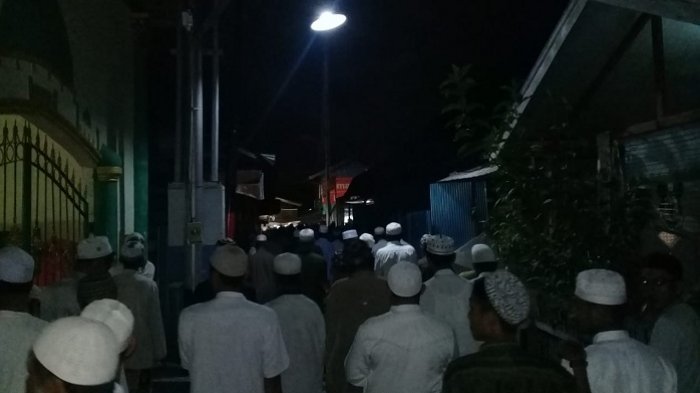 Guru Busu Mimpi Kemunculan Jin Warna Merah, Warga kelayan B Langsung ...