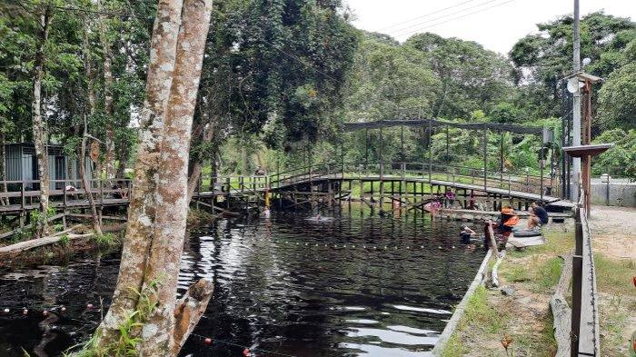 Pemandian Air Merah Tepian Bak Pasir Panjang, Wisata di Kobar Kalteng ...
