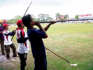Melestarikan Tradisi Suku Dayak - Tribunkalteng.com