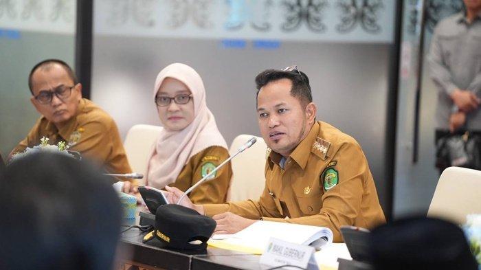 Pimpin Rapat Pimpinan Perdana Gubernur Rudy Masud : Kaltim Harus ...