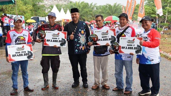 Serahkan Hadiah Lomba Mancing Idaman, Bupati Kukar Bilang Kegiatan Ini ...