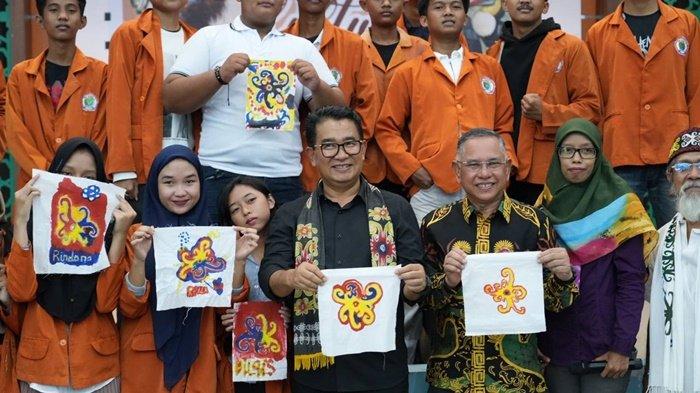 Pj Gubernur Kaltim Dukung Metode yang Ajarkan Seni Kriya Batik sejak ...