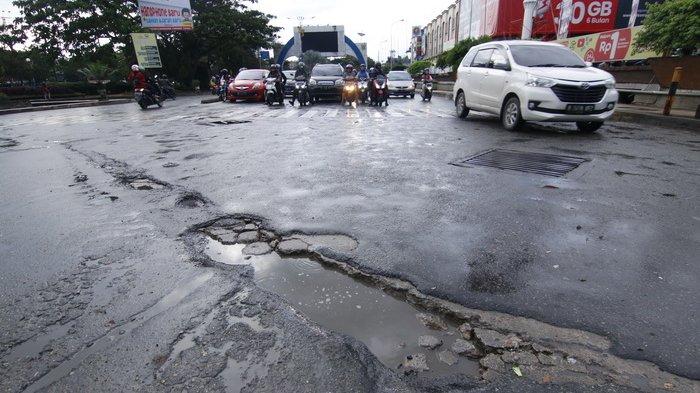 Waspadai Jalan Berlubang, Inilah Dampaknya bagi Kaki-Kaki Mobil ...