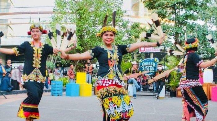 Konsultan Asuransi di Balikpapan Gandrung pada Tari Dayak, Lestarikan Budaya Lokal - Tribunkaltim.co