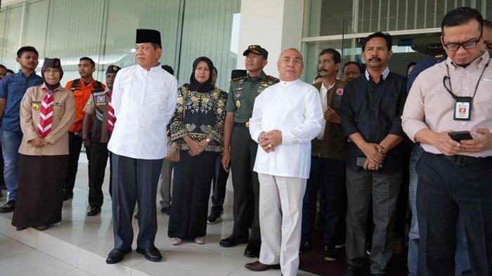 FOTO-FOTO: Momen Kedatangan Jenazah Norbaiti Isran Noor dan Suasana ...