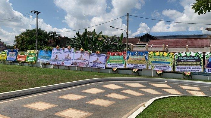 FOTO-FOTO: Momen Kedatangan Jenazah Norbaiti Isran Noor dan Suasana ...