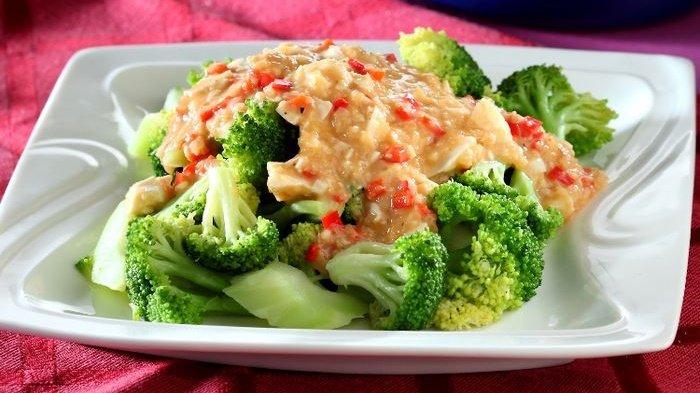 Resep Brokoli Cah Telur Asin, Menu Makan Malam Enak Banget Ini Bikin ...