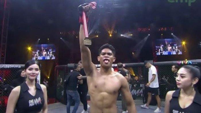 Rama Sabturi, Fighter MMA Asal Samarinda Kalahkan Fighter Asal ...