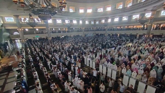 Idul Adha 1444 H Isran Noor-Hadi Mulyadi Kirim 1 Ekor Sapi ke Masjid ...