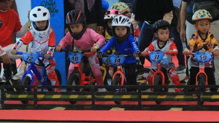 Puluhan Anak di Samarinda Beradu Cepat Gunakan Sepeda Tanpa Pedal - Tribunkaltim.co