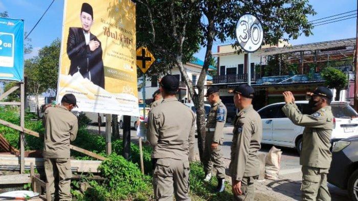 Satpol PP Bontang Tertibkan 93 Spanduk tak Berizin, Baliho Parpol dan Tokoh Masyarakat Paling ...