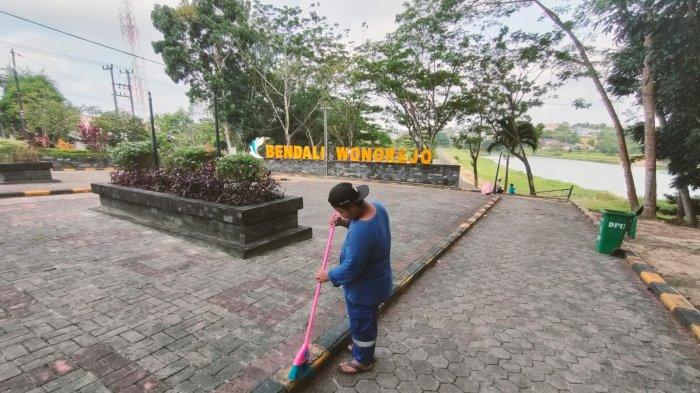 FOTO-FOTO: Sampah Tercecer di Bendali Wonorejo Balikpapan meski Ada ...