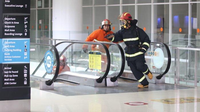 Bandara SAMS Sepinggan Balikpapan Buat Penanggulangan Keadaan Darurat - Tribunkaltim.co