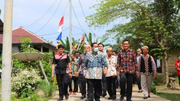 Harapan FX Yapan Usai Aliran Listrik di Kampung Keliwai Kutai Barat 24 Jam - Tribunkaltim.co