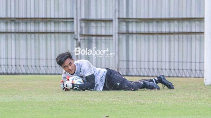 Trending, Profil Ernando Ari, Kiper Timnas Indonesia Penendang ke-6 Penalti Final Piala AFF 2023 ...