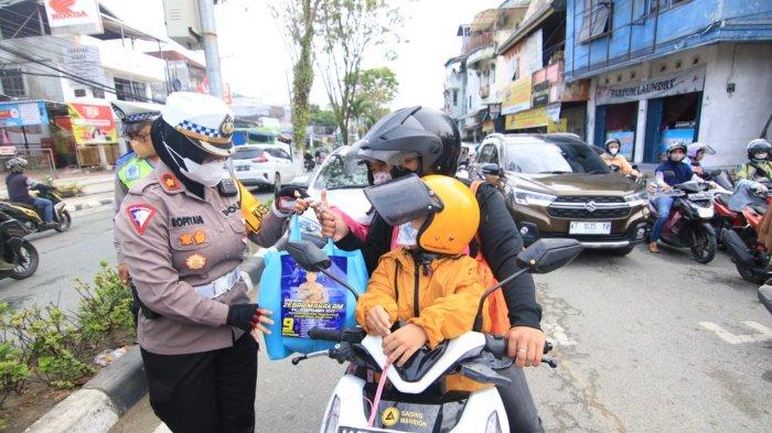 Pelanggaran Tak Pakai Helm Masih Dominan di Balikpapan, Polisi Beri Imbalan ke Pemotor yang ...