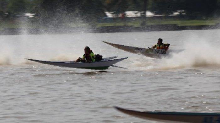 75 Motoris Ikuti Balap Perahu Ketinting di Perairan Sungai Mahakam ...
