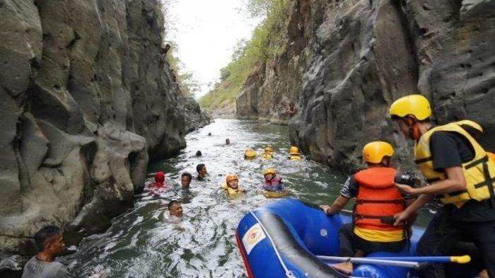 5 Tempat Wisata Alam di Garut yang Lagi Hits, Leuwi Tonjong Memiliki ...