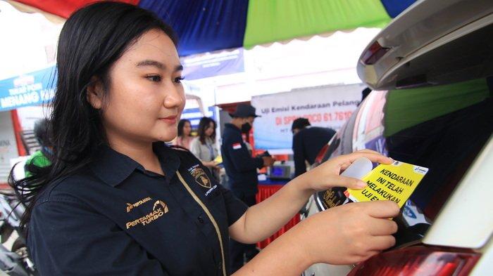BERITA FOTO: Pertamina Uji Emisi Gratis di SPBU Coco MT Haryono ...