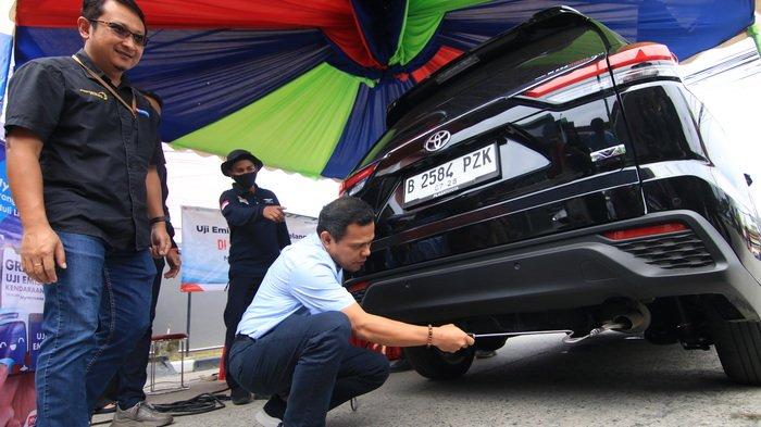 BERITA FOTO: Pertamina Uji Emisi Gratis di SPBU Coco MT Haryono ...