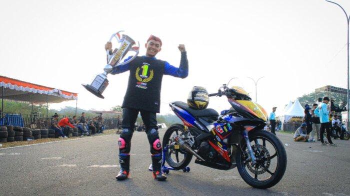 Pembalap Team Yamaha Kaltim Aditama STSJ, Candra Hermawan Juara ...