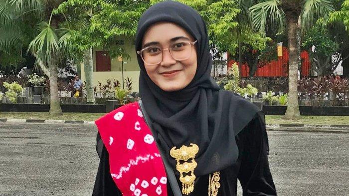 Mengenal Guru MI Amalia Manggar Balikpapan Siti Rahma, Anggap Profesinya Ladang Pahala ...