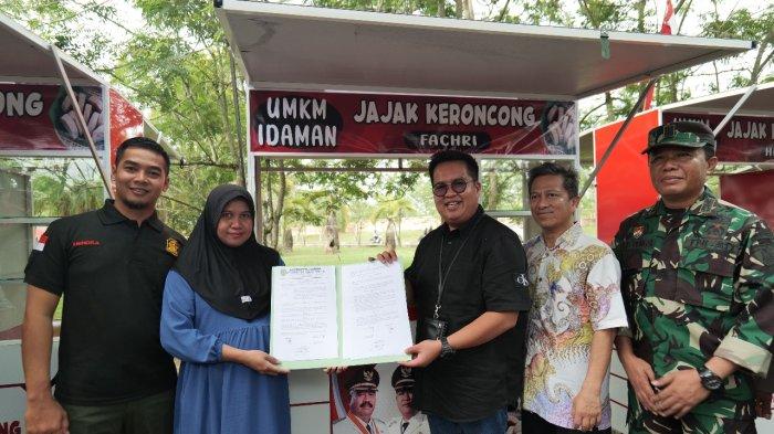 Puluhan Pedagang Jajak Keroncong di Desa Teluk Dalam Kutai Kartanegara ...