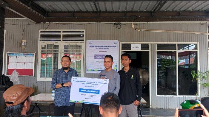 PNM Salurkan Bantuan Tempat Sampah Terpilah untuk Warga Desa Handil ...