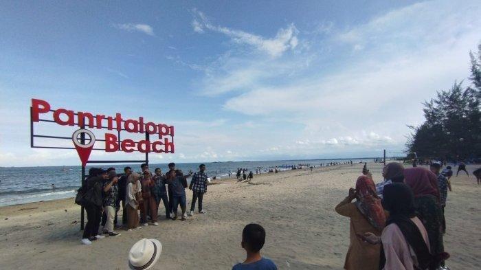 Pantai Panrita Lopi Kukar Dipadati Wisatawan saat Libur Natal ...