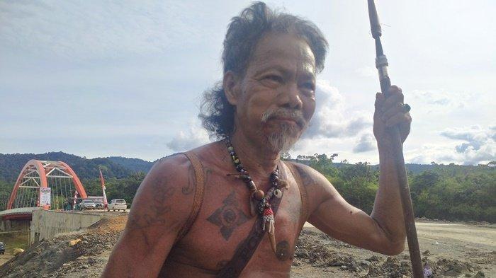 Mengenal Nyapok, Ritual Masyarakat Dayak saat Mendirikan Jembatan ...