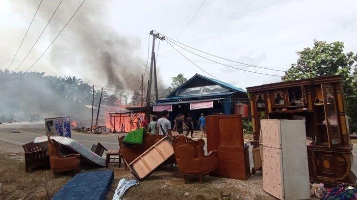 BREAKING NEWS: Kebakaran Terjadi di Km 8 Jahab Kukar, Warga Panik ...