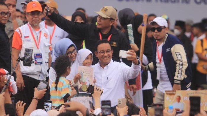 Capres 01 Baca dan Respons Tulisan Warga Samarinda, Mulai Anies ...