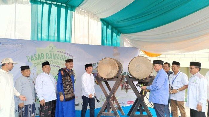 Pasar Ramadhan Drive Thru di Masjid Madinatul Iman Islamic Center ...