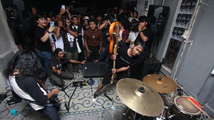 Rockafiller Band Asal Balikpapan Kaltim Bawakan Album Dark Ages pada ...