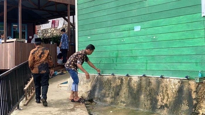 Puluhan Tahun Andalkan Air Hujan, Warga Gunung Udik Samarinda Akhirnya Dapat Air Bersih ...