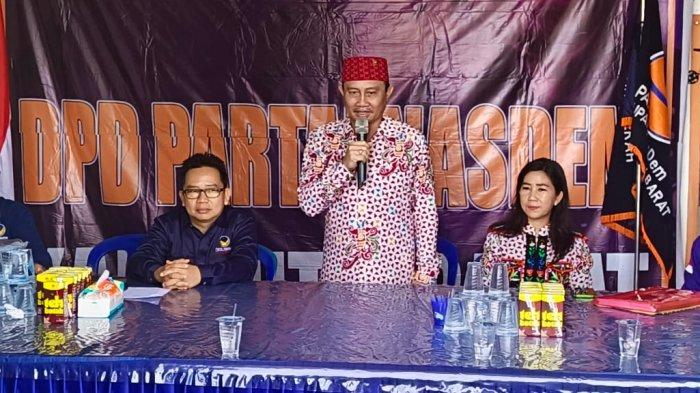 Sahadi Kembalikan Formulir Pendaftaran Calon Bupati Kubar via NasDem ...