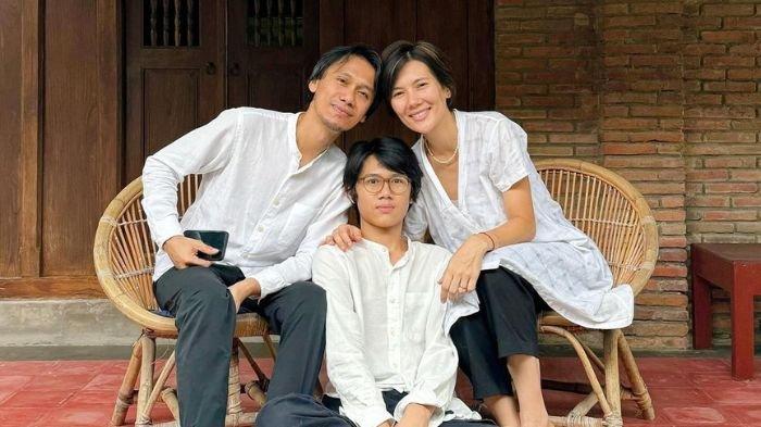 Profil Sarah Diorita Istri Eross Sheila On 7 yang Berdarah Prancis, 12 ...