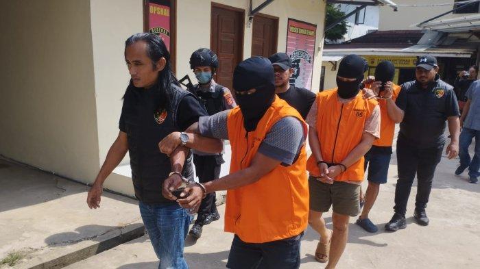 Melawan saat Akan Ditangkap, Seorang Pelaku Jaringan Curanmor 13 Lokasi di Samarinda Ditembak ...