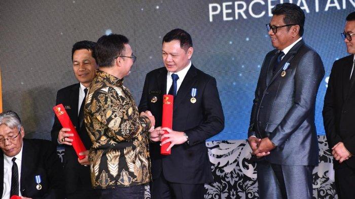 Dedikasi Tinggi dalam Pengendalian Kependudukan, Bupati Paser Kaltim ...