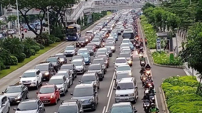 Siap-siap, Tahun Depan Mobil dan Motor Wajib Asuransi TPL, Ini ...