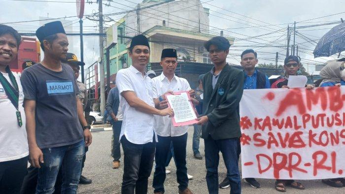 2 Legislator PDIP Kota Bontang Berjanji Aspirasi AMBMK Sampai ke Meja ...