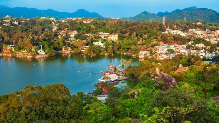 Rekomendasi Wisata Alam Tebing Lonceng, Menghadirkan View Kota ...