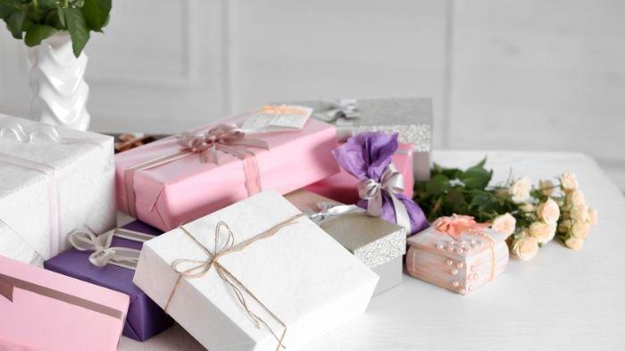 50 Ide Rekomendasi Hadiah Pernikahan Bermanfaat yang Murah dan Berkesan ...