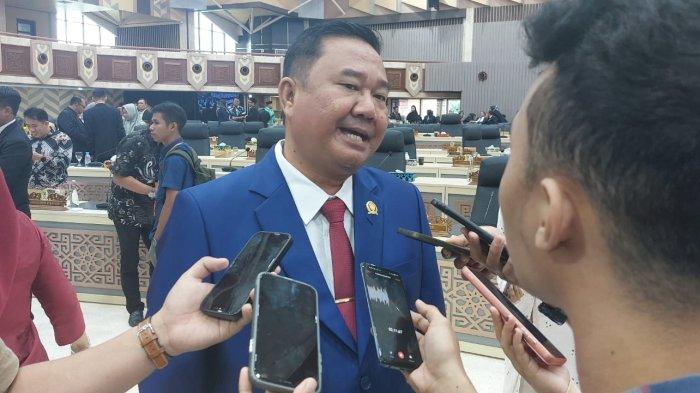 Wakil Ketua DPRD Kaltim Ekti Imanuel ingin Anggaran Jalan Kubar-Mahulu ... Wakil Ketua DPRD Kaltim Ekti Imanuel ingin Anggaran Jalan Kubar-Mahulu ...
