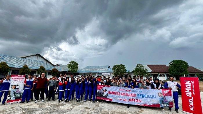 Astra Motor Kaltim 1 Adakan Edukasi Safety Riding di SMKN 1 Penajam ...