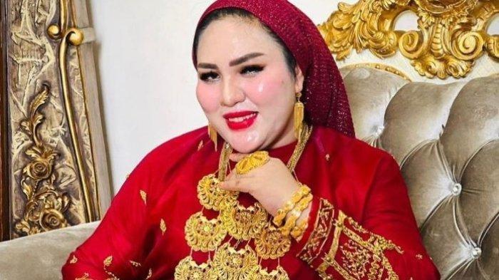 Sosok Mira Hayati, Bos Skincare Makassar yang Gemar Pamer Emas, Kini ...